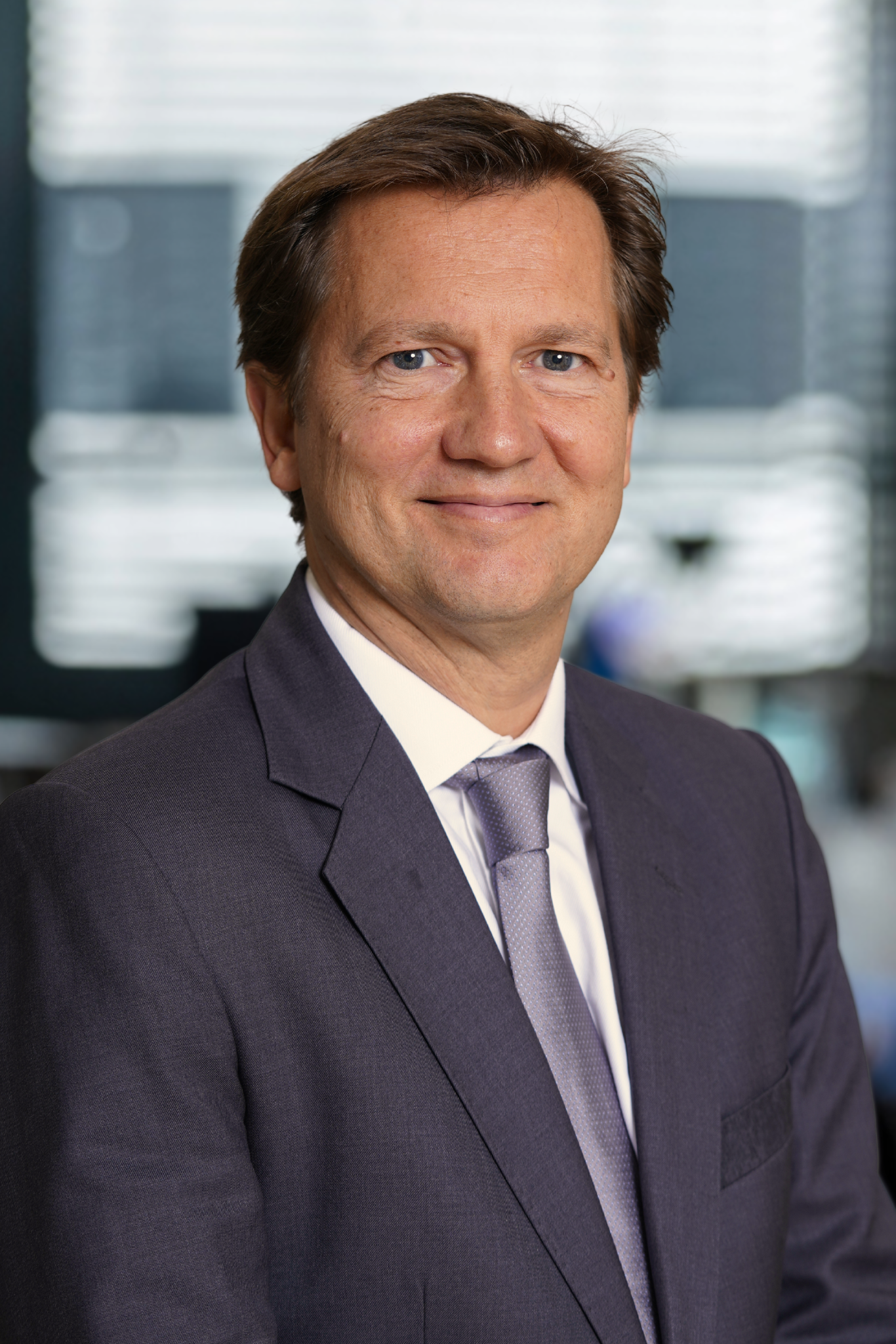 CBRE nomme Raphael Brault nouveau Président-Directeur général de CBRE ...