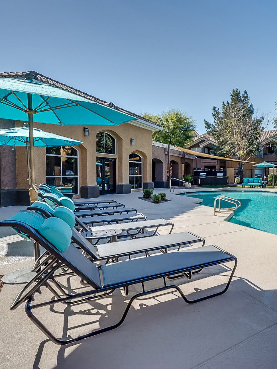 CBRE Arranges Sale of Arcadia Cove Apartments in Phoenix | CBRE
