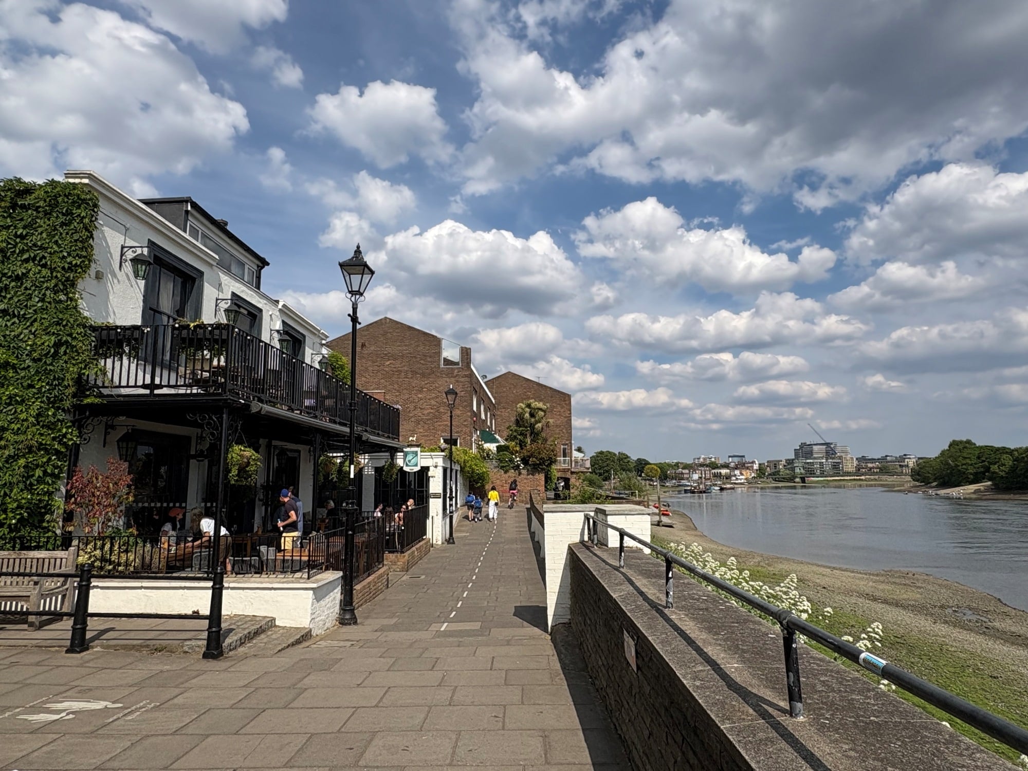 Living in Chiswick | London Area Guide 2025 | CBRE UK Residential